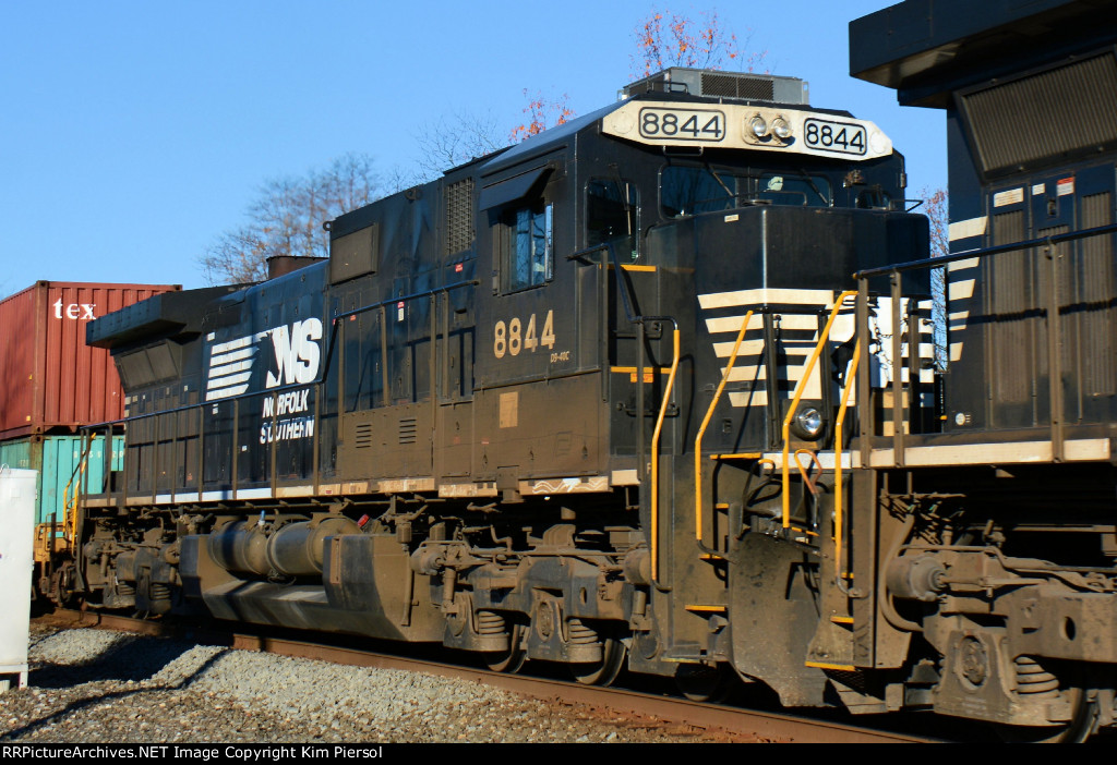 NS 8844